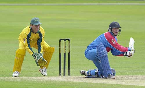 Dermot Reeve with a reverse sweep | ESPNcricinfo.com