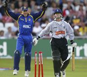 Jonathan Batty jumps for joy in Twenty20 final | ESPNcricinfo.com