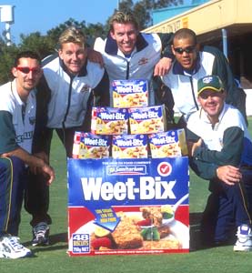 Jason Gillespie, Shane Lee, Brett Lee, Andrew Symonds and Ricky Ponting ...