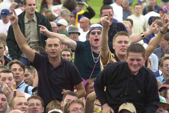 The Leeds crowd celebrate England's sensational victory | ESPNcricinfo.com