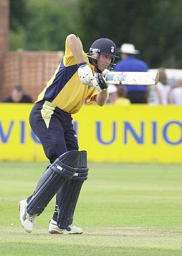 Neil Johnson batting portrait (1), National League, 2001 | ESPNcricinfo.com