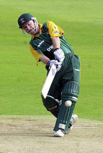 Paul Johnson batting in the National League 2001 | ESPNcricinfo.com