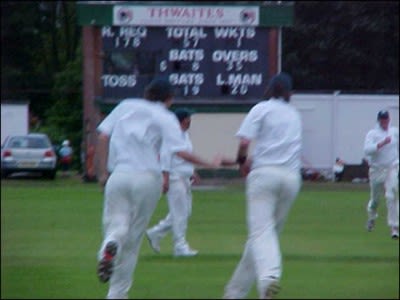 The Bell brothers celebrate David's catch to dismiss O'Neill ...