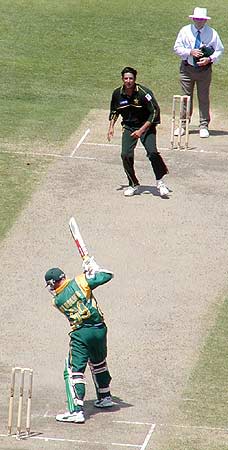 Wasim bowling to Klusener | ESPNcricinfo.com