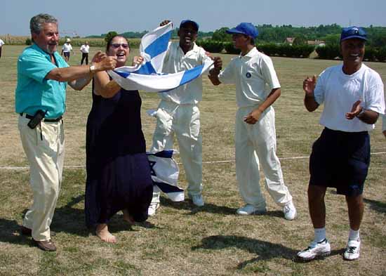 Israel players and supporters celebrating the win over France ...