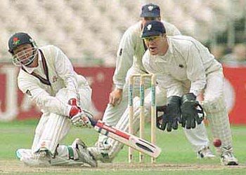 Warren Hegg sweeps Ian Blackwell | ESPNcricinfo.com