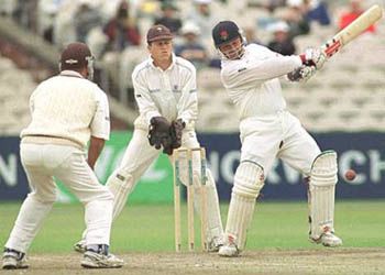 Warren Hegg pulls the ball | ESPNcricinfo.com