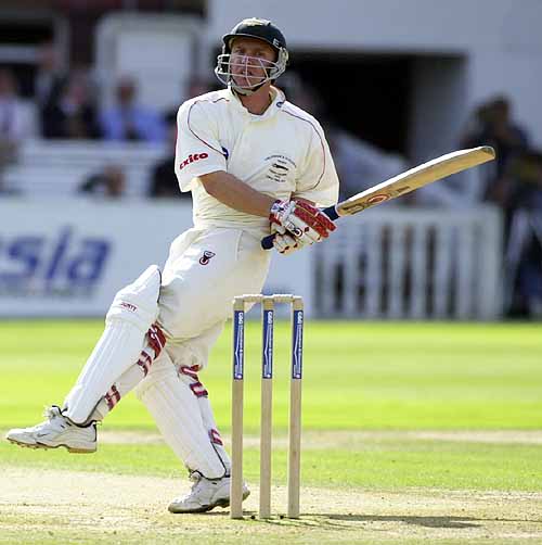 Darren Maddy swivels after hooking a Johnson delivery | ESPNcricinfo.com
