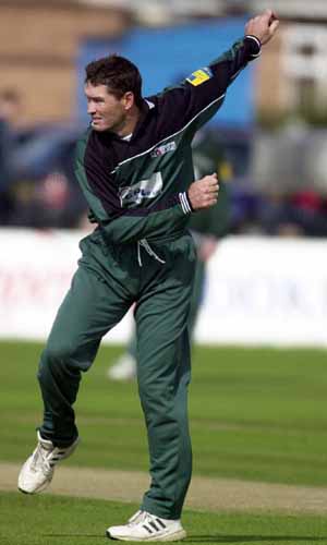 Graeme Hick in National League action | ESPNcricinfo.com