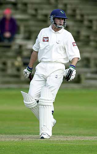 Vic Craven batting portrait 2001 | ESPNcricinfo.com