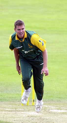 Greg Smith bowling in the National League, 2001 | ESPNcricinfo.com