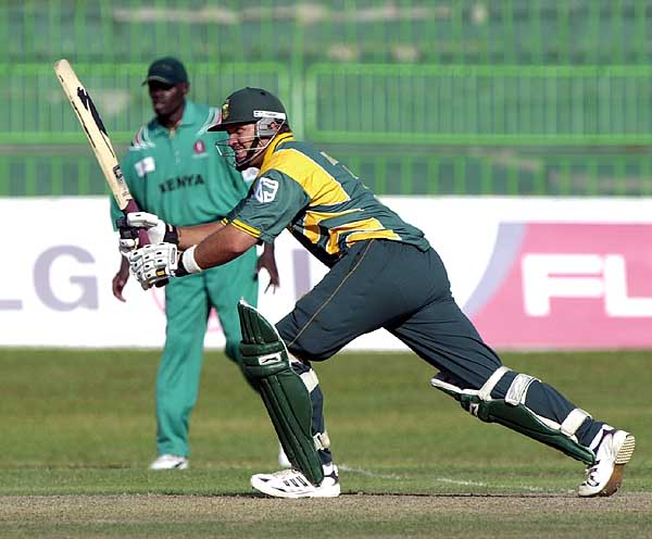 Kallis clips a delivery through leg side for 2 | ESPNcricinfo.com