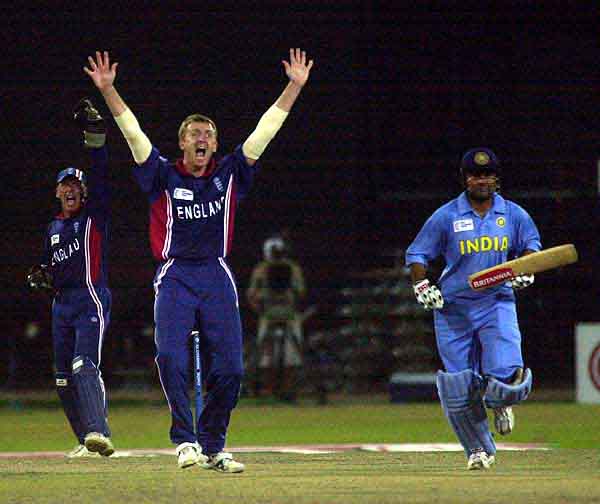 Cork and Stewart appeal in vain for the wicket of Sehwag | ESPNcricinfo.com