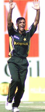 Abdul Razzaq with a successfull appeal | ESPNcricinfo.com