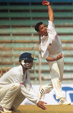 Murali Kartik in action at the Wankhede Stadium during the Irani Trophy ...