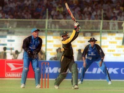 Imran Nazir lifts one over long on for the first six of the match ...