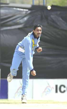 Anil Kumble bowling | ESPNcricinfo.com