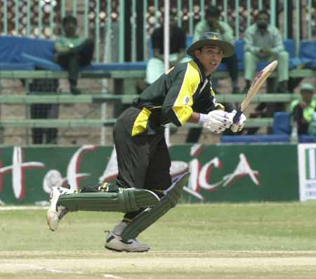 Azhar Mahmood in action in the ICC semi final | ESPNcricinfo.com