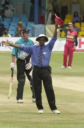 Umpire Steve Bucknor | ESPNcricinfo.com