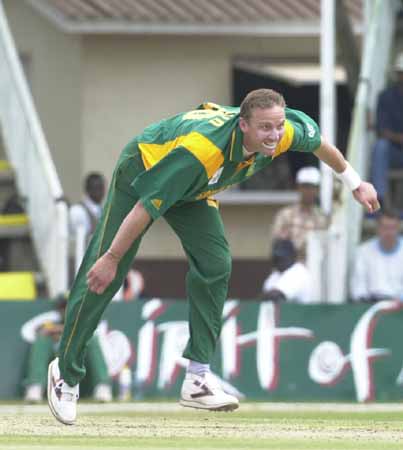 Allan Donald in action against India | ESPNcricinfo.com
