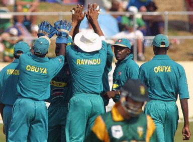 The Kenyan team celebrate the fall of Gibbs for 20 | ESPNcricinfo.com