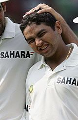 Parthiv Patel gets a pat for holding on to one | ESPNcricinfo.com
