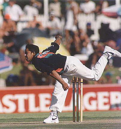 Paul Adams' bowling action | ESPNcricinfo.com