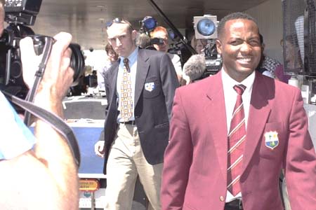 Lara outside Perth airport | ESPNcricinfo.com
