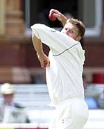 Martyn Ball bowling thumbnail 2001 | ESPNcricinfo.com