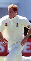 Shaun Pollock fielding thumbnail 2001 | ESPNcricinfo.com