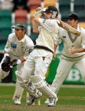 Adam Gilchrist hoists a Vettori ball to the boundary | ESPNcricinfo.com