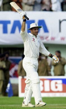 Mark Ramprakash raises his bat as he gets his 100 | ESPNcricinfo.com