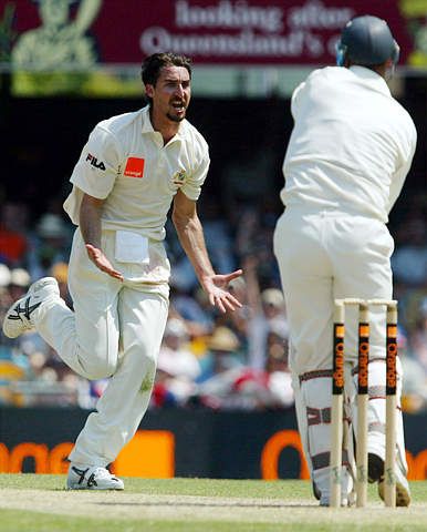 Jason Gillespie ends Nasser Hussain's innings in the first Test at the ...