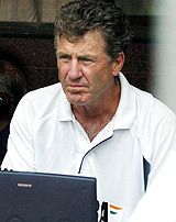 John Wright with his laptop | ESPNcricinfo.com