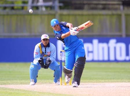 Sarah Collyer of England on her way to an undefeated 15 | ESPNcricinfo.com