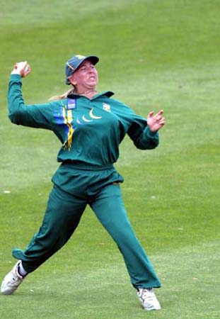 van Zyl in action in the field | ESPNcricinfo.com