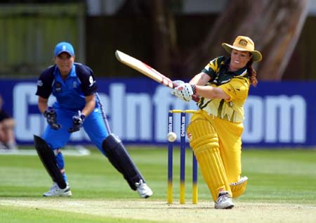 Karen Rolton on her way to a score of 17 for Australia | ESPNcricinfo.com
