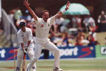 Allan Donald with a wonderful but doomed appeal | ESPNcricinfo.com