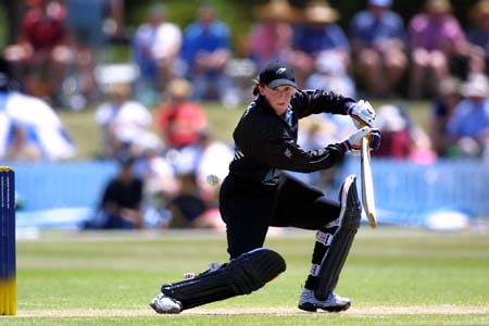 New Zealand's Player of the Match Anna O'Leary drives to point ...