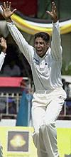 Chaminda Vaas appeal , thumbnail 2001 | ESPNcricinfo.com