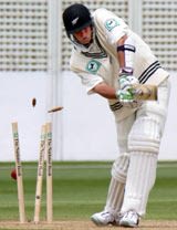 Ian Butler bowled by a Shoaib yorker | ESPNcricinfo.com